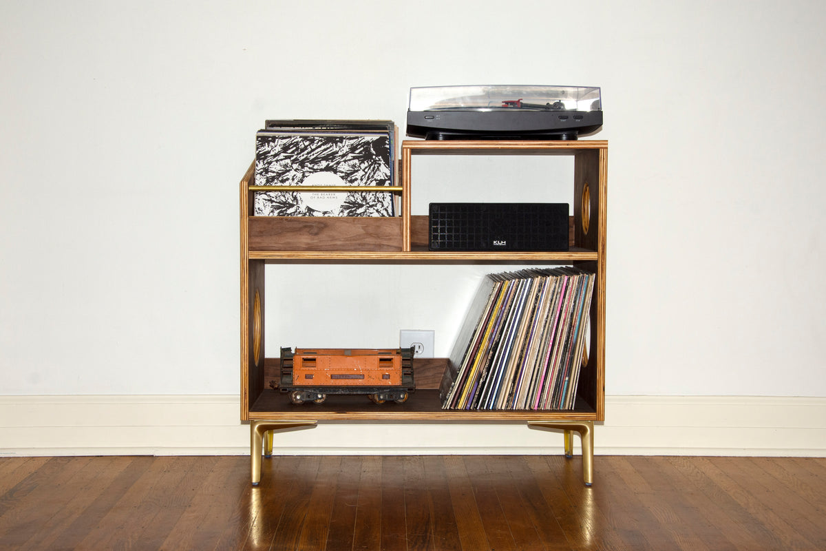 "The A-Side" Walnut Vinyl Record Console – Sidetracked Workshop