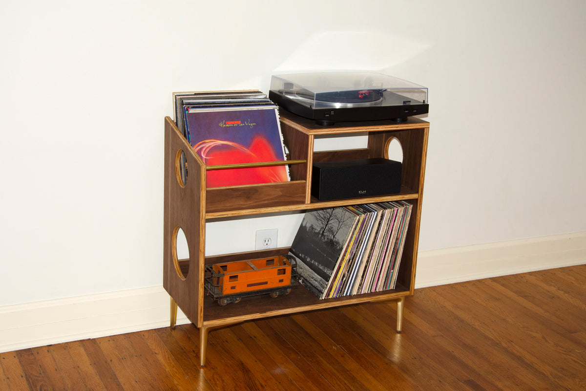 "The A-Side" Walnut Vinyl Record Console – Sidetracked Workshop