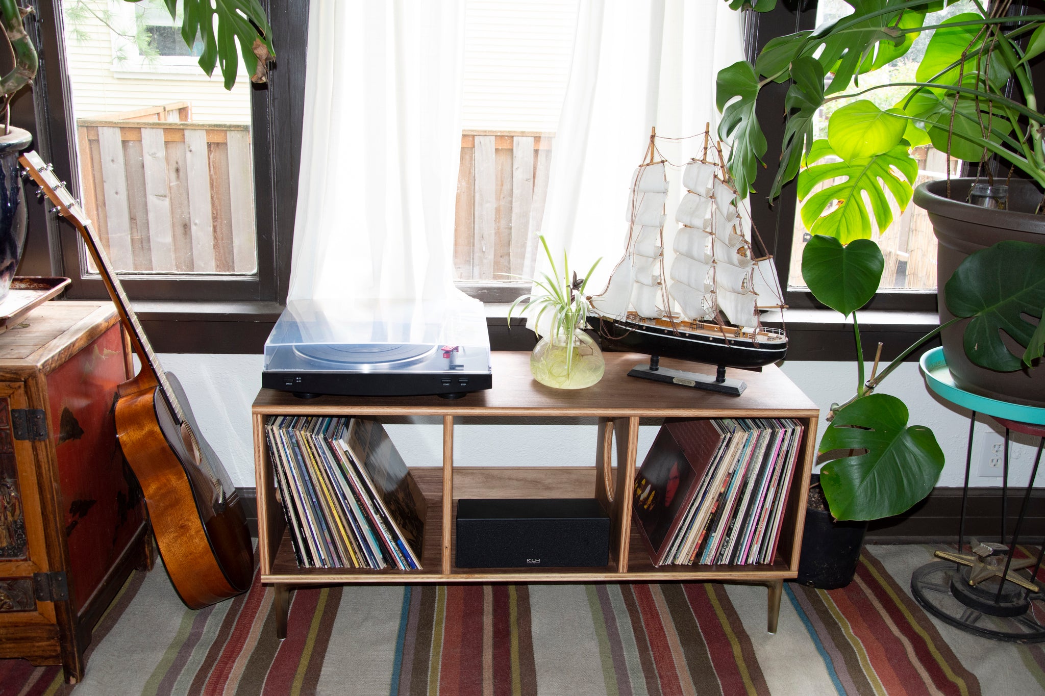 "The B-Side" Walnut Vinyl Record Console – Sidetracked Workshop